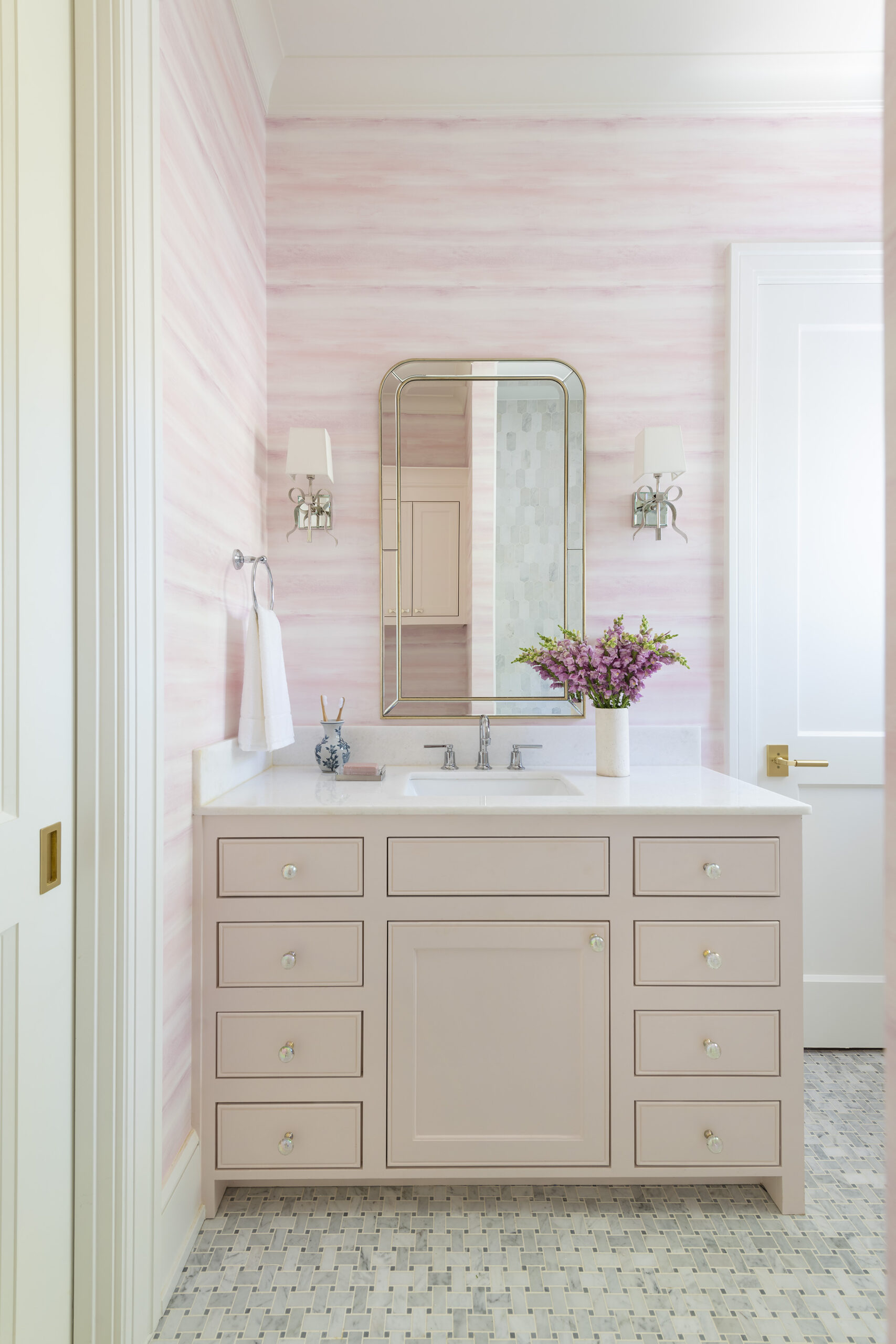DESIGNING THE PERFECT POWDER ROOM - Roz Murphy